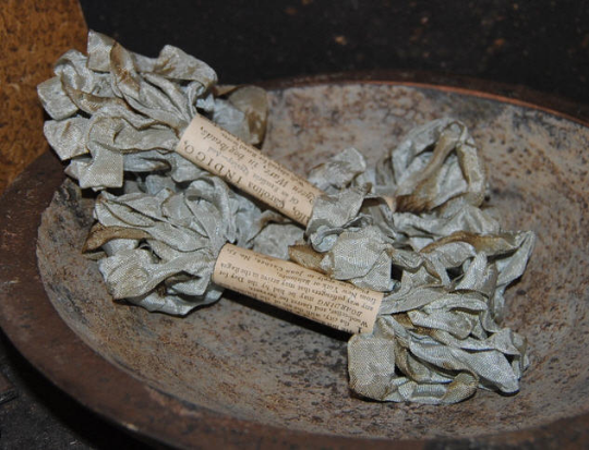 Distressed Aged Ribbon Blue Willow Approximately 5 yards – Monahan Papers